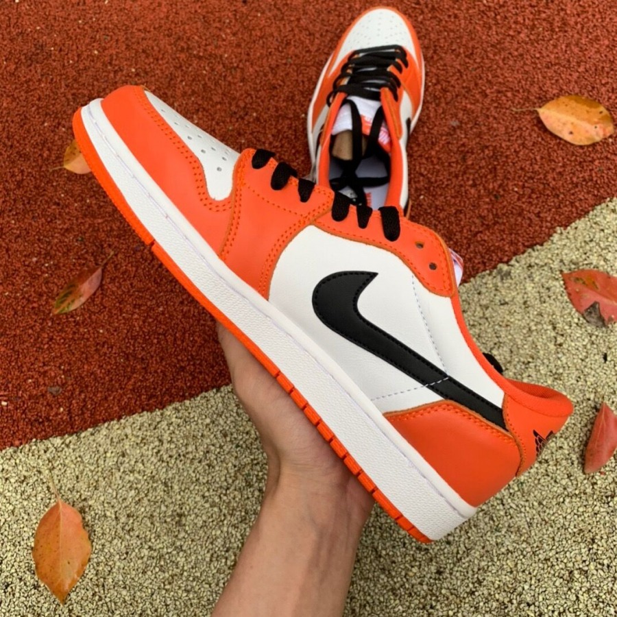 Air Jordan 1 Low OG 'Starfish' - SneakerCharter.com
