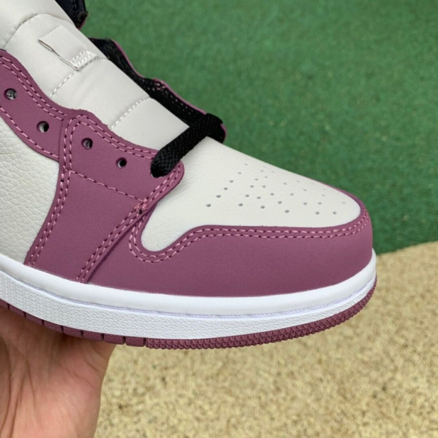 Air Jordan 1 Mid SE 'Berry Pink' - SneakerCharter.com