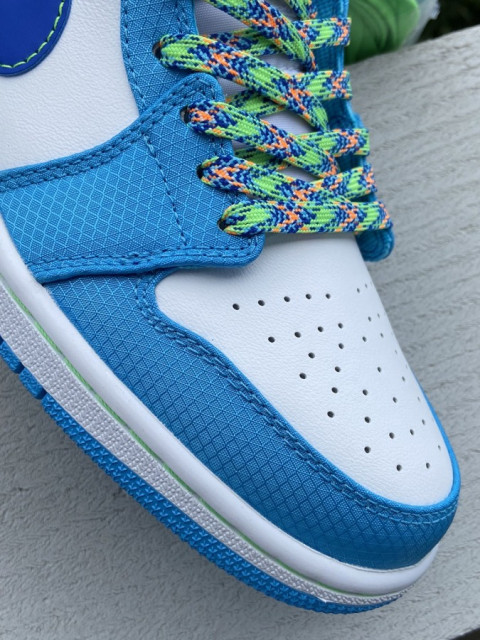 Air Jordan 1 Mid SE 'Sprite' - SneakerCharter.com