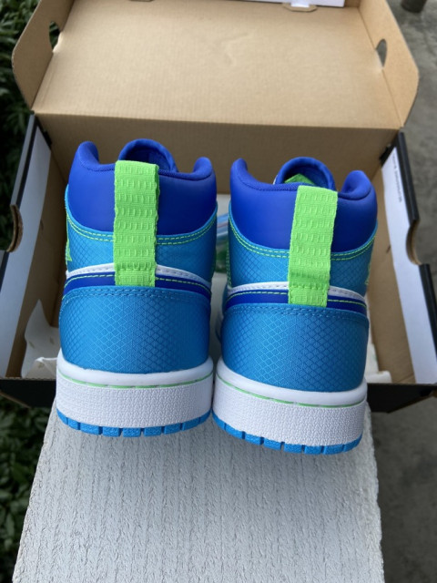 Air Jordan 1 Mid SE 'Sprite' - SneakerCharter.com