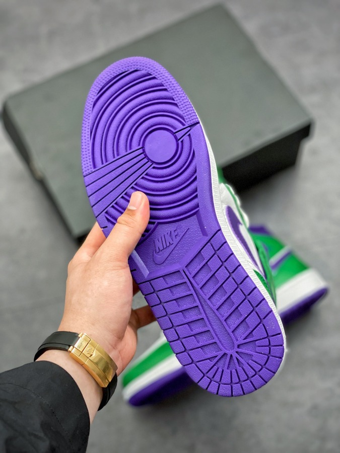 Air Jordan 1 Mid 'Hulk' - SneakerCharter.com