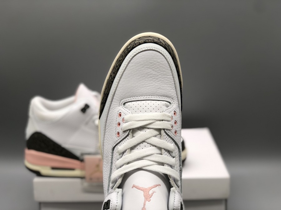 Air Jordan 3 Retro 'Neapolitan' - SneakerCharter.com