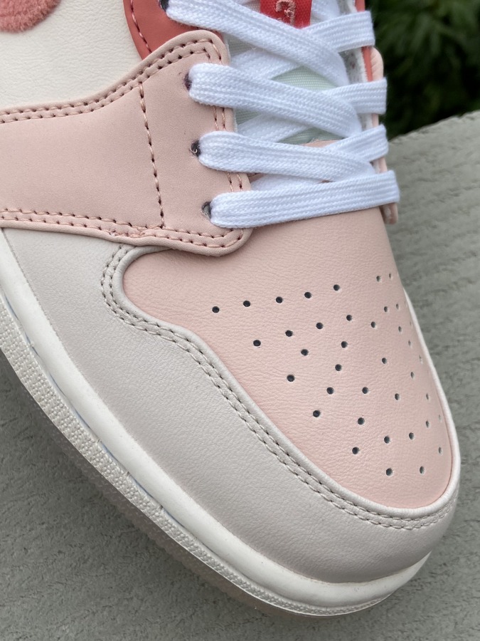 Air Jordan 1 Low SE 'Mighty Swooshers' - SneakerCharter.com