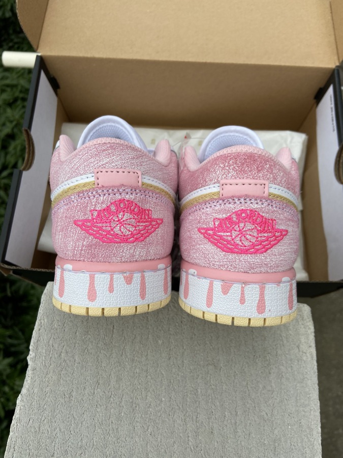 Air Jordan 1 Low 'Strawberry Ice Cream' - SneakerCharter.com