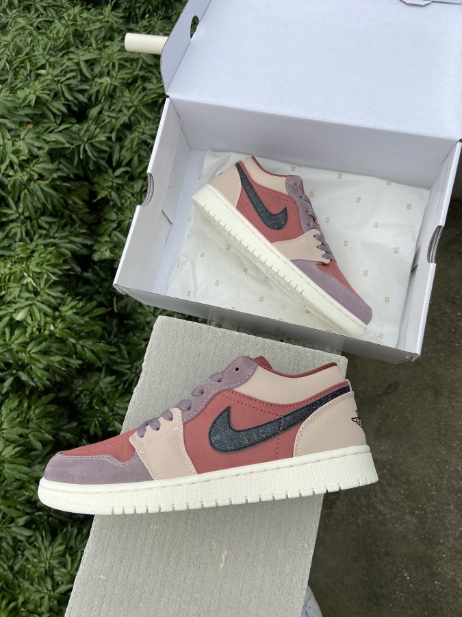 Air Jordan 1 Low 'Canyon Rust' - SneakerCharter.com