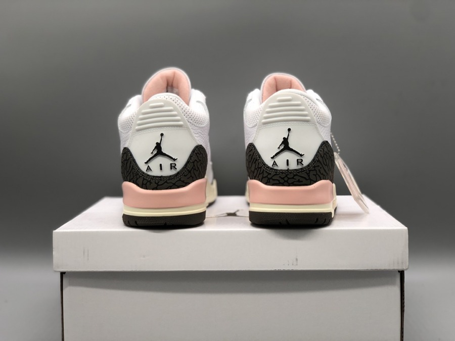 Air Jordan 3 Retro 'Neapolitan' - SneakerCharter.com