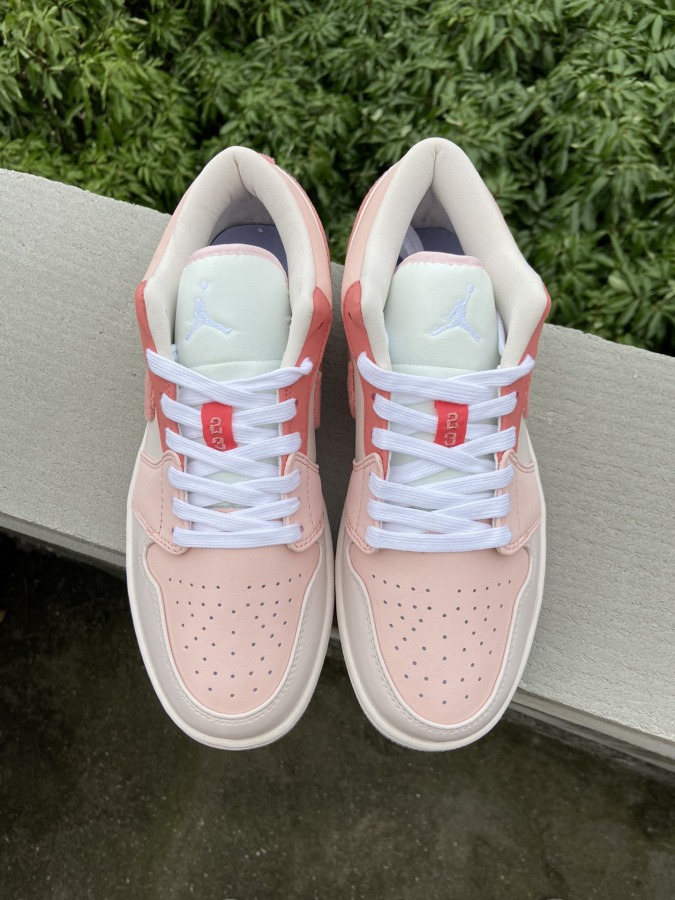 Air Jordan 1 Low SE 'Mighty Swooshers' - SneakerCharter.com