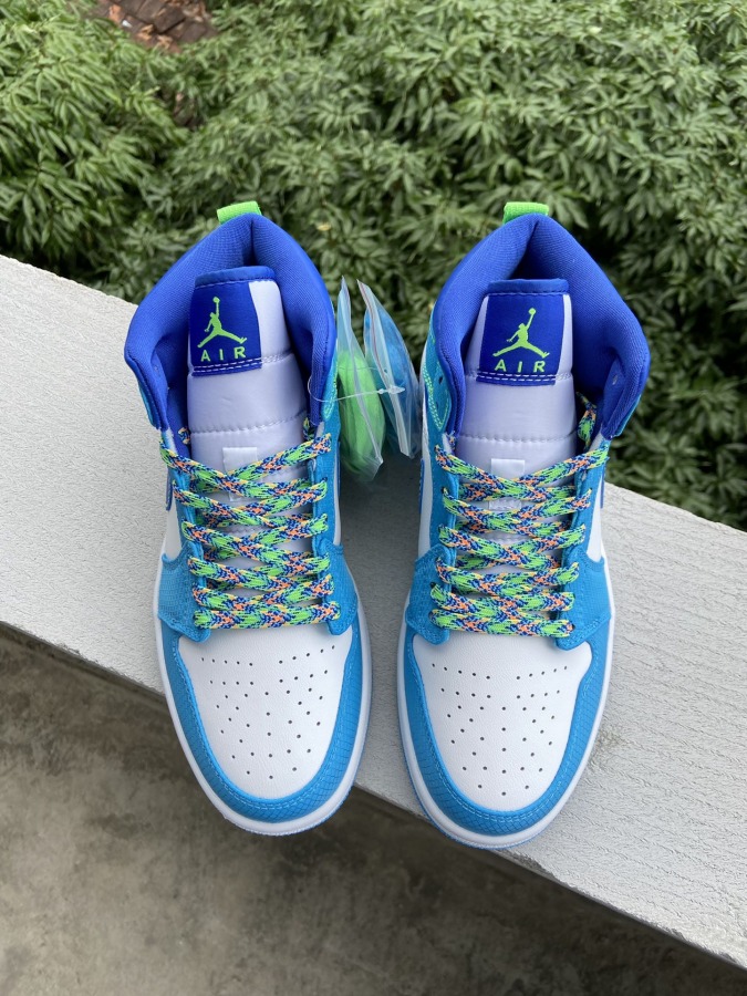 Air Jordan 1 Mid SE 'Sprite' - SneakerCharter.com