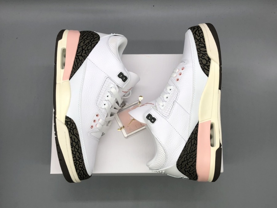 Air Jordan 3 Retro 'Neapolitan' - SneakerCharter.com