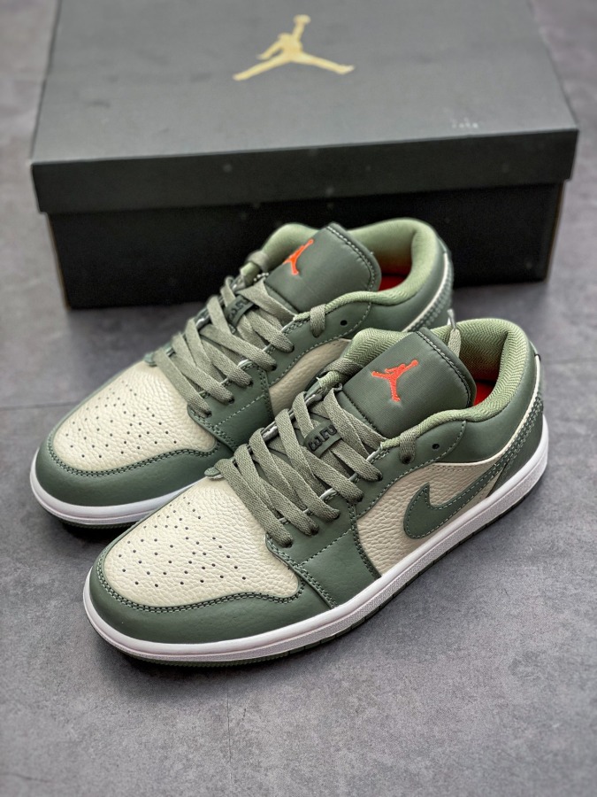 Air Jordan 1 Low 'Military Green' - SneakerCharter.com