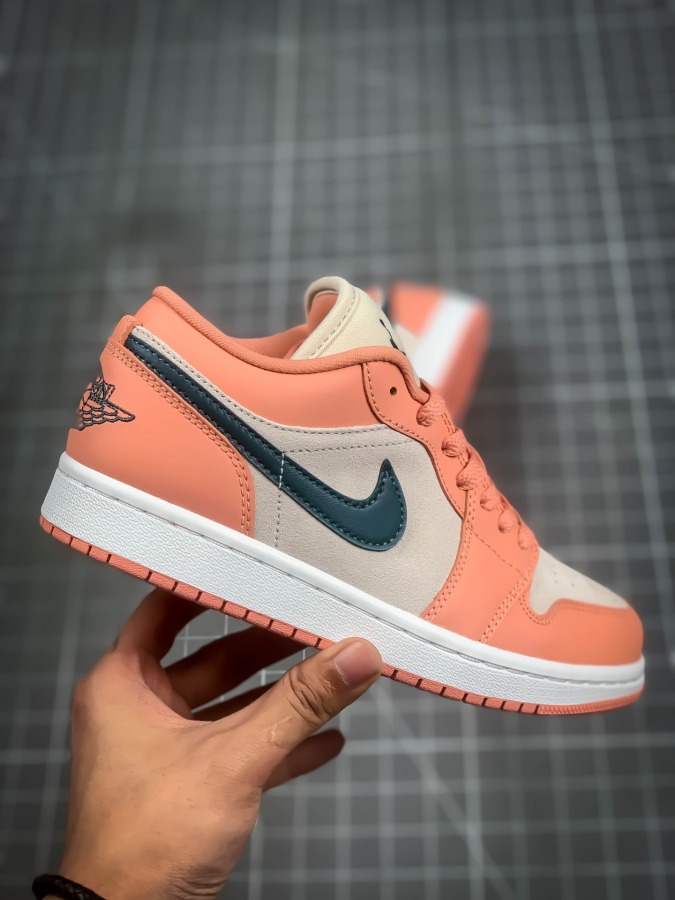 Air Jordan 1 Low 'Light Madder Root' - SneakerCharter.com