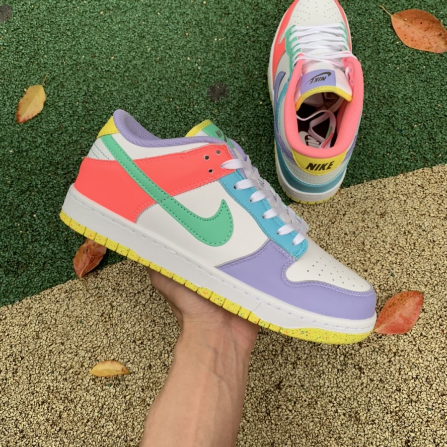 Dunk Low SE 'Candy' - SneakerCharter.com