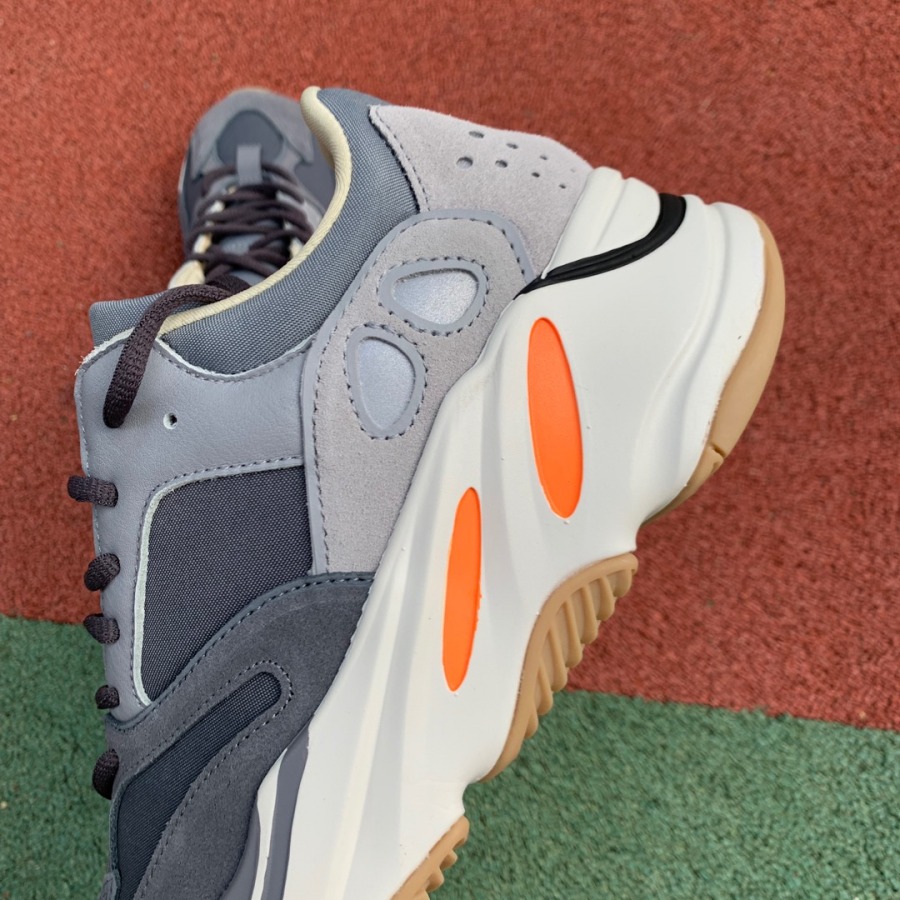 Yeezy Boost 700 'Magnet' - SneakerCharter.com