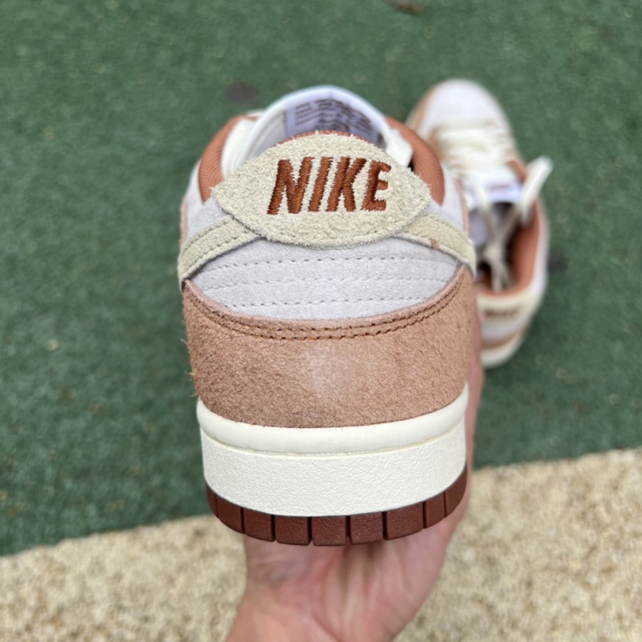 Dunk Low Premium 'Medium Curry' - SneakerCharter.com
