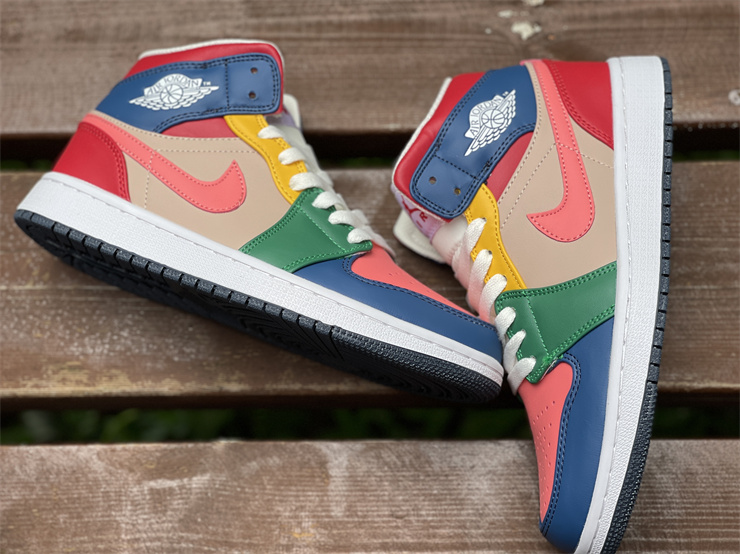 Air Jordan 1 Mid 'Multi-Color' - SneakerCharter.com