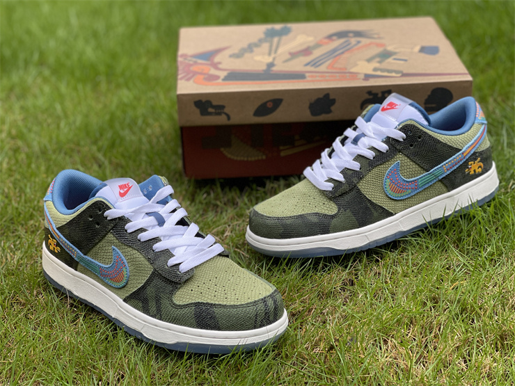 Dunk Low 'SiEMPRE Familia' - SneakerCharter.com
