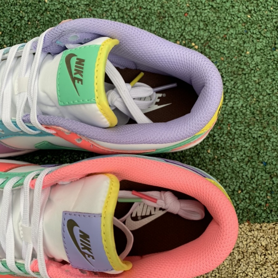 Dunk Low SE 'Candy' - SneakerCharter.com