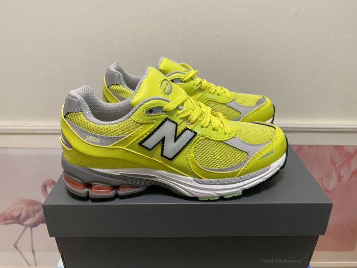 New Balance 2002R 'Sulpher Yellow' - SneakerCharter.com