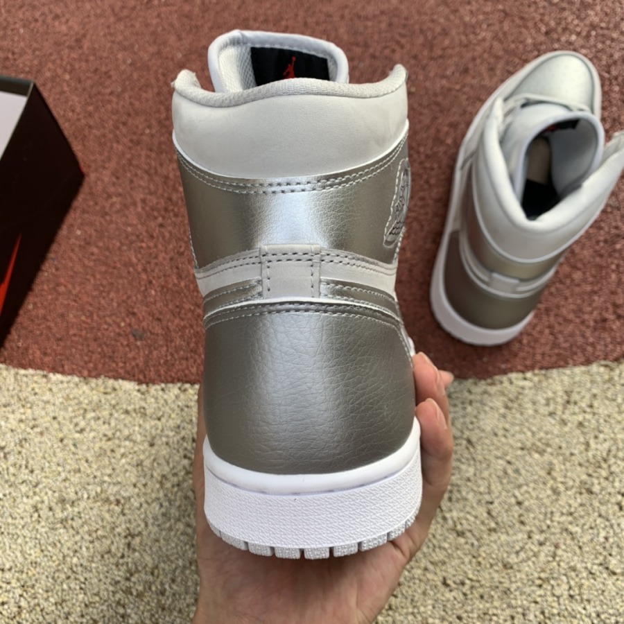 Jordan 1 Retro High CO Japan Neutral Grey (2020) - SneakerCharter.com