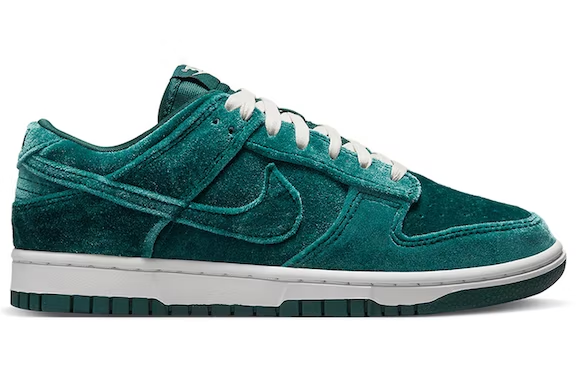 Dunk Low 'Velvet Teal' - SneakerCharter.com