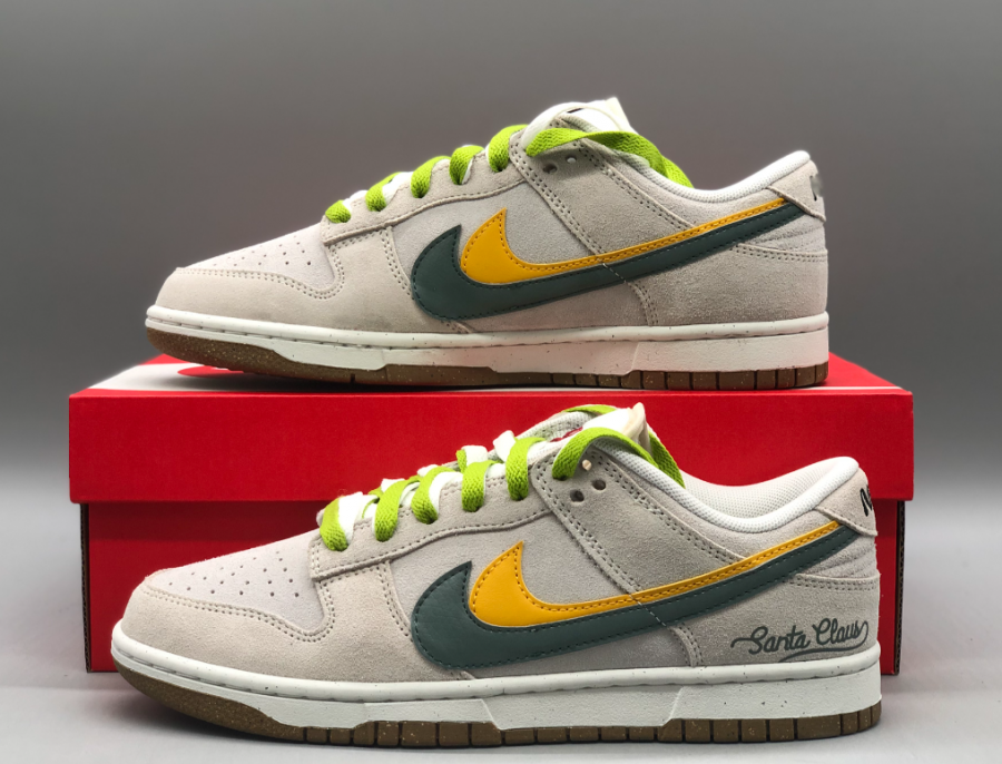 Dunk SB Low 'Santa Claus' - SneakerCharter.com