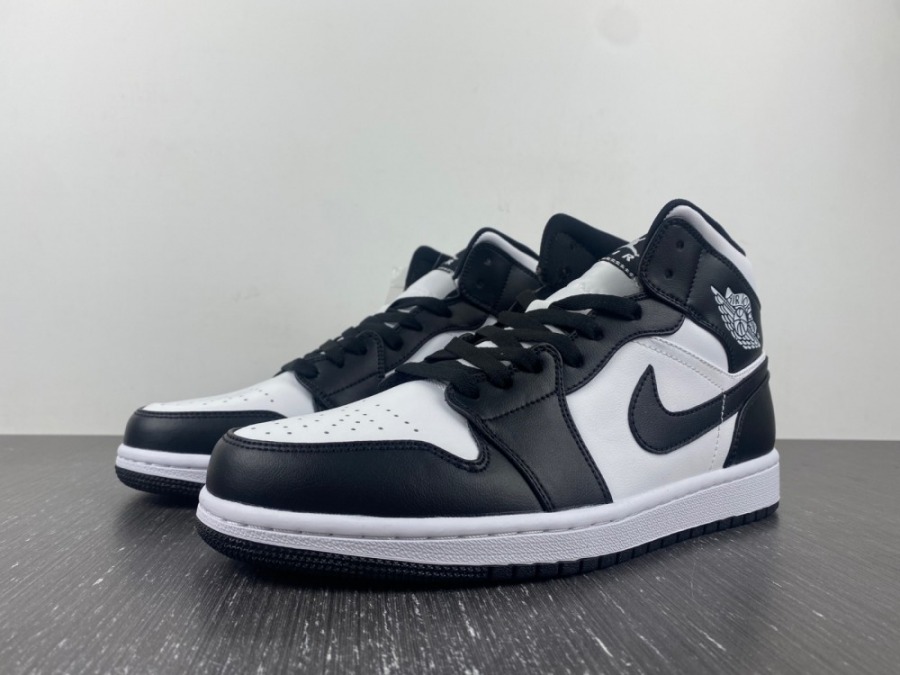 Air Jordan 1 Mid 'Panda' - SneakerCharter.com
