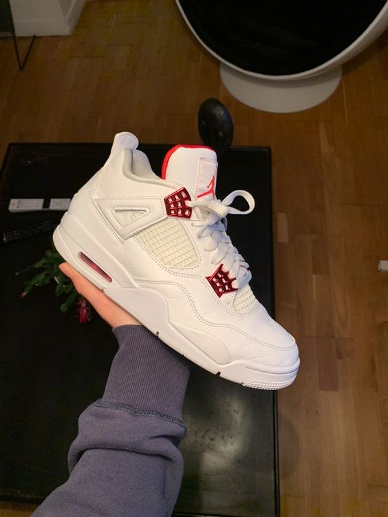 Air Jordan 4 Retro 'Red Metallic' - SneakerCharter.com
