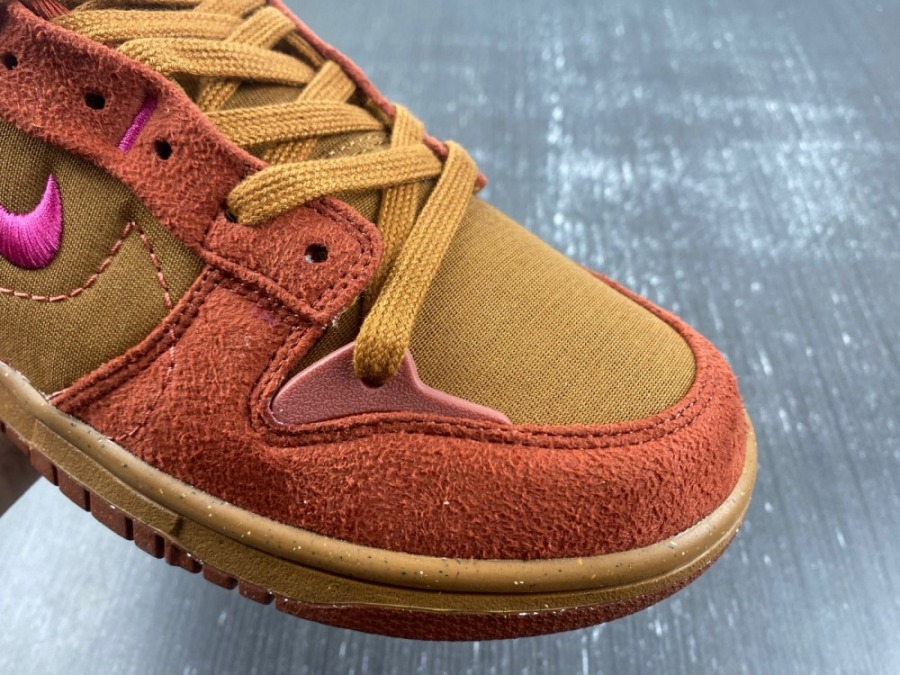 Dunk Low Disrupt 2 'Desert Bronze' - SneakerCharter.com