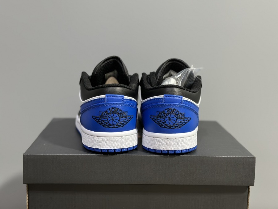 Air Jordan 1 Low 'Alternate Royal Toe' - SneakerCharter.com