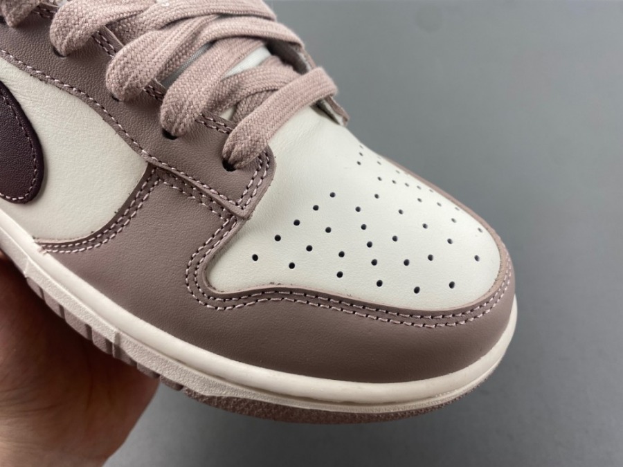 Dunk Low 'Diffused Taupe' - SneakerCharter.com