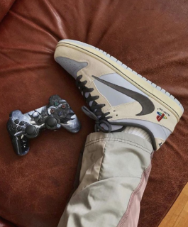 Travis Scott x Playstation x Dunk Low - SneakerCharter.com