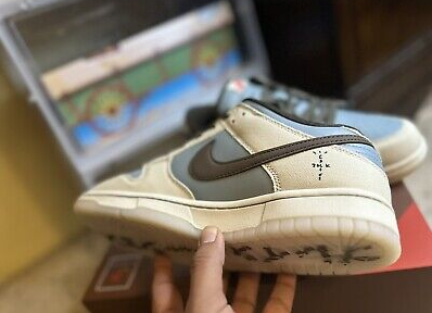 Travis Scott x Playstation x Dunk Low - SneakerCharter.com